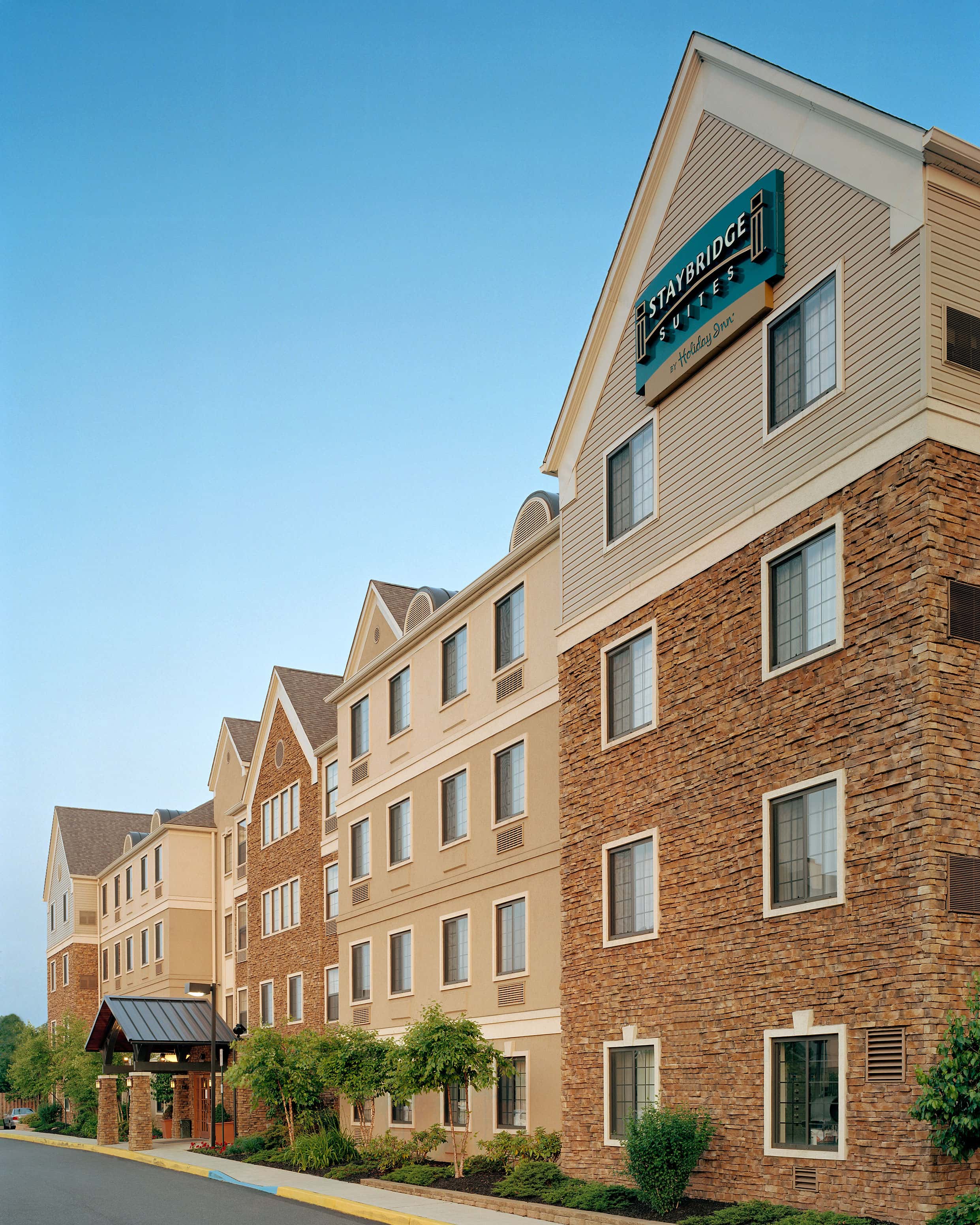 Staybridge Suites - Ondra-Huyett Associates, Inc.